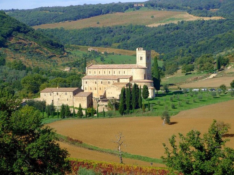 Abbeys, basilicas, monasteries, hermitages & parish churches of Tuscany