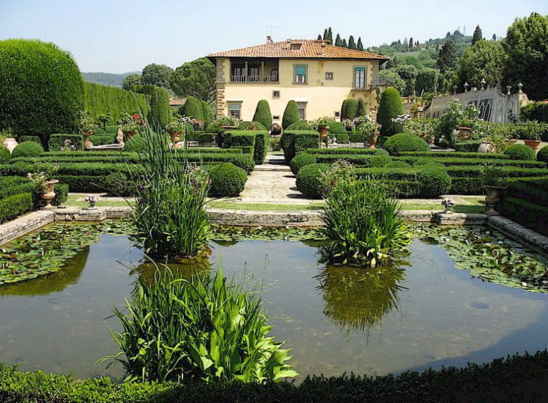 Italianate gardens of the villas of Tuscany: formal gardens of Tuscan ...