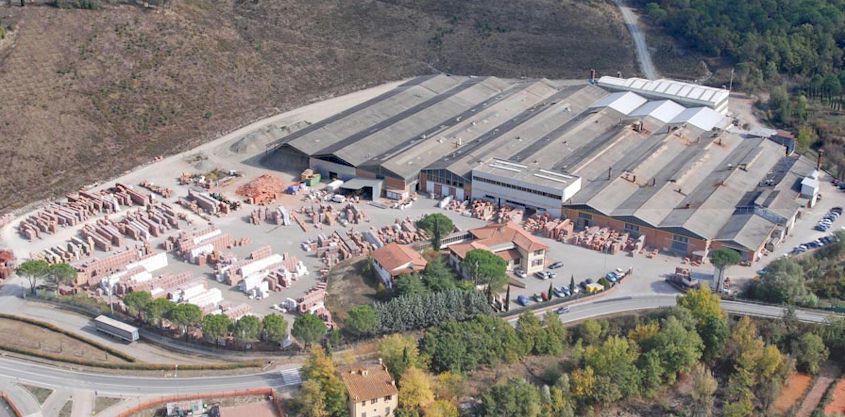 Ferrone: terracotta manufacture in Tuscany